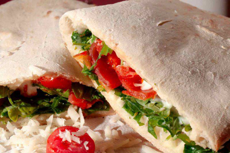 Panuozzo napoletano ricetta tipica ingredienti preparazione