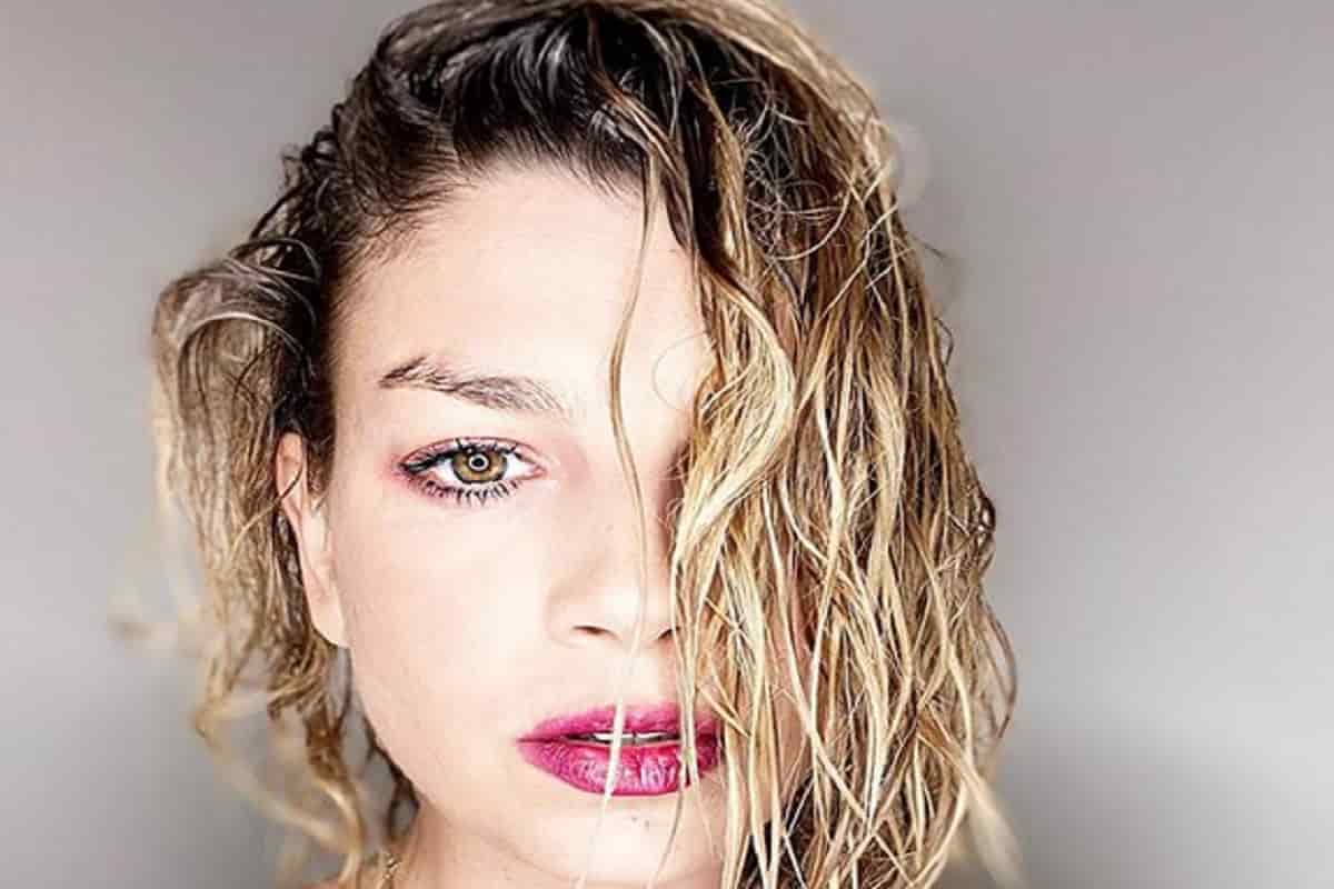 Emma Marrone senza veli, bellezza senza fine - Foto