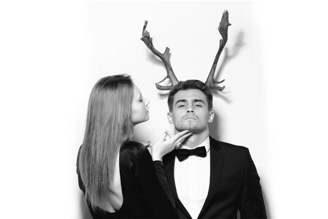 Sai perché chi viene tradito viene definito cornuto?