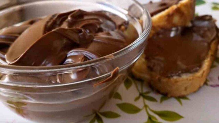 Nutella proteica fatta in casa ricetta preparazione ingredienti