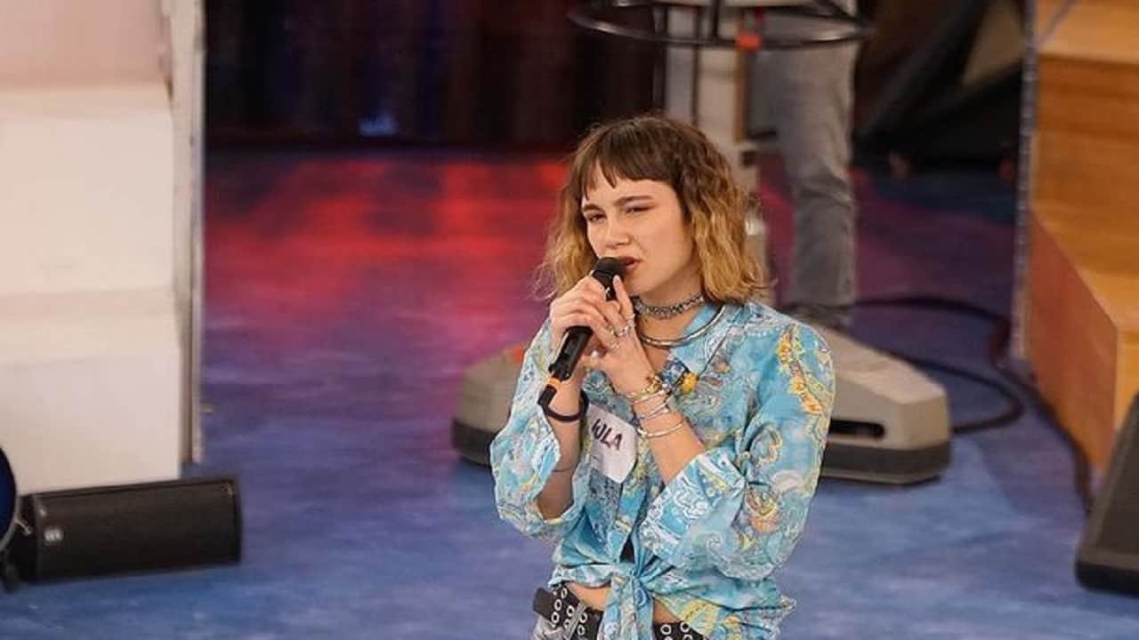 Enula, chi è la cantante di Amici: età, altezza, vita privata e Instagram