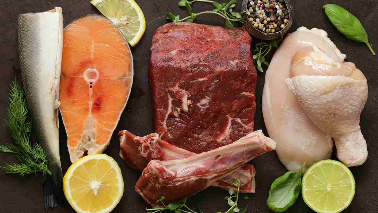 Mangiare carne e pesce insieme può causare problemi alla digestione ...
