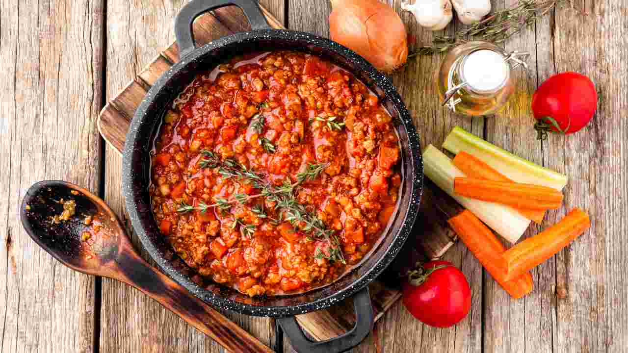 Ti è avanzato il ragù? Ecco come usarlo per creare nuovi piatti super ...