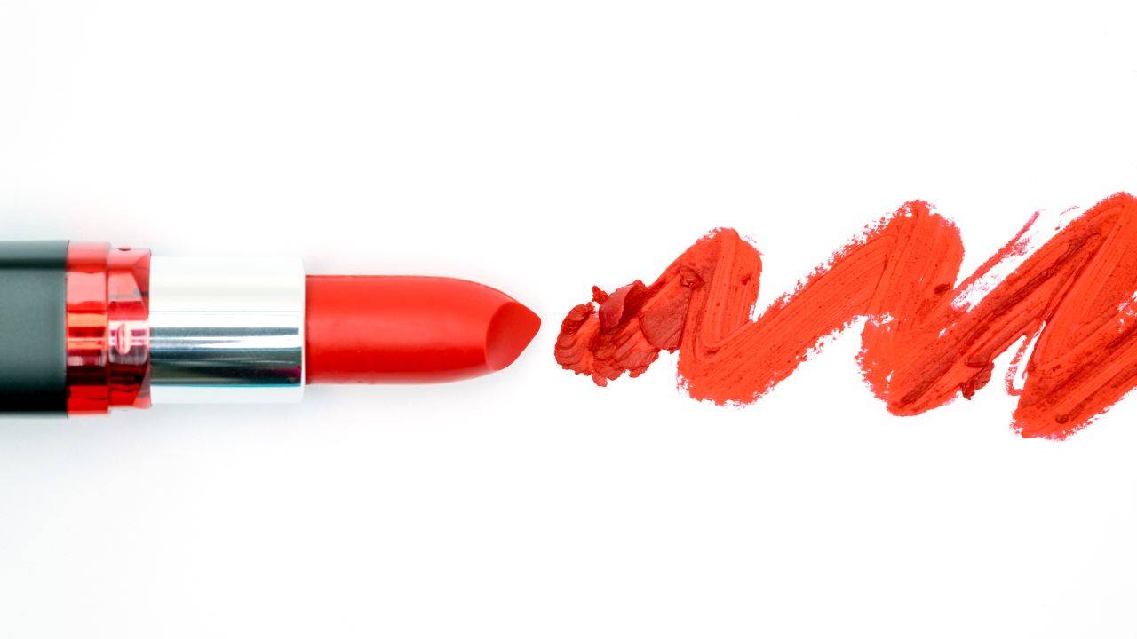 Trucchi infallibili per riconoscere un rossetto irrancidito e ...