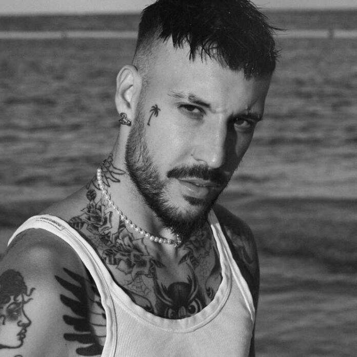 Fred De Palma, chi è il famoso rapper. Età e vero nome