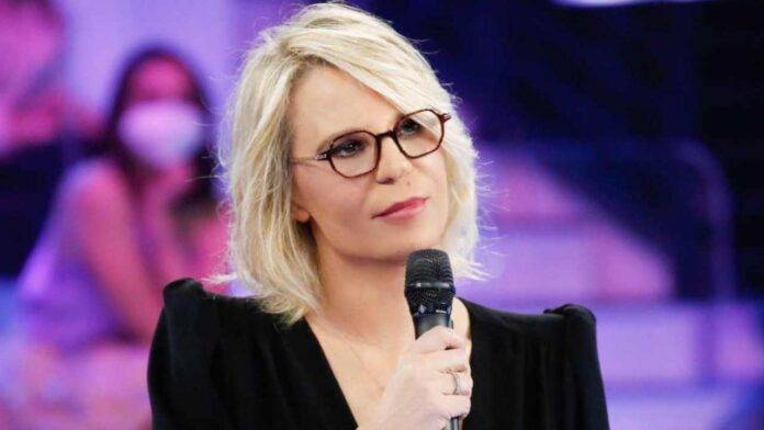 Sapete com'era Maria De Filippi da giovane? La foto inedita