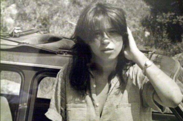 Sapete com'era Maria De Filippi da giovane? La foto inedita